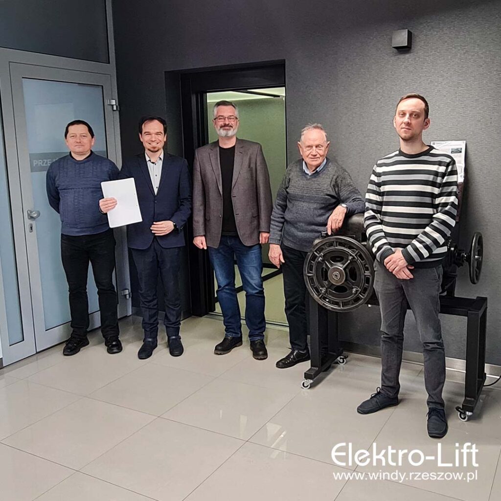 O firmie - ElektroLift